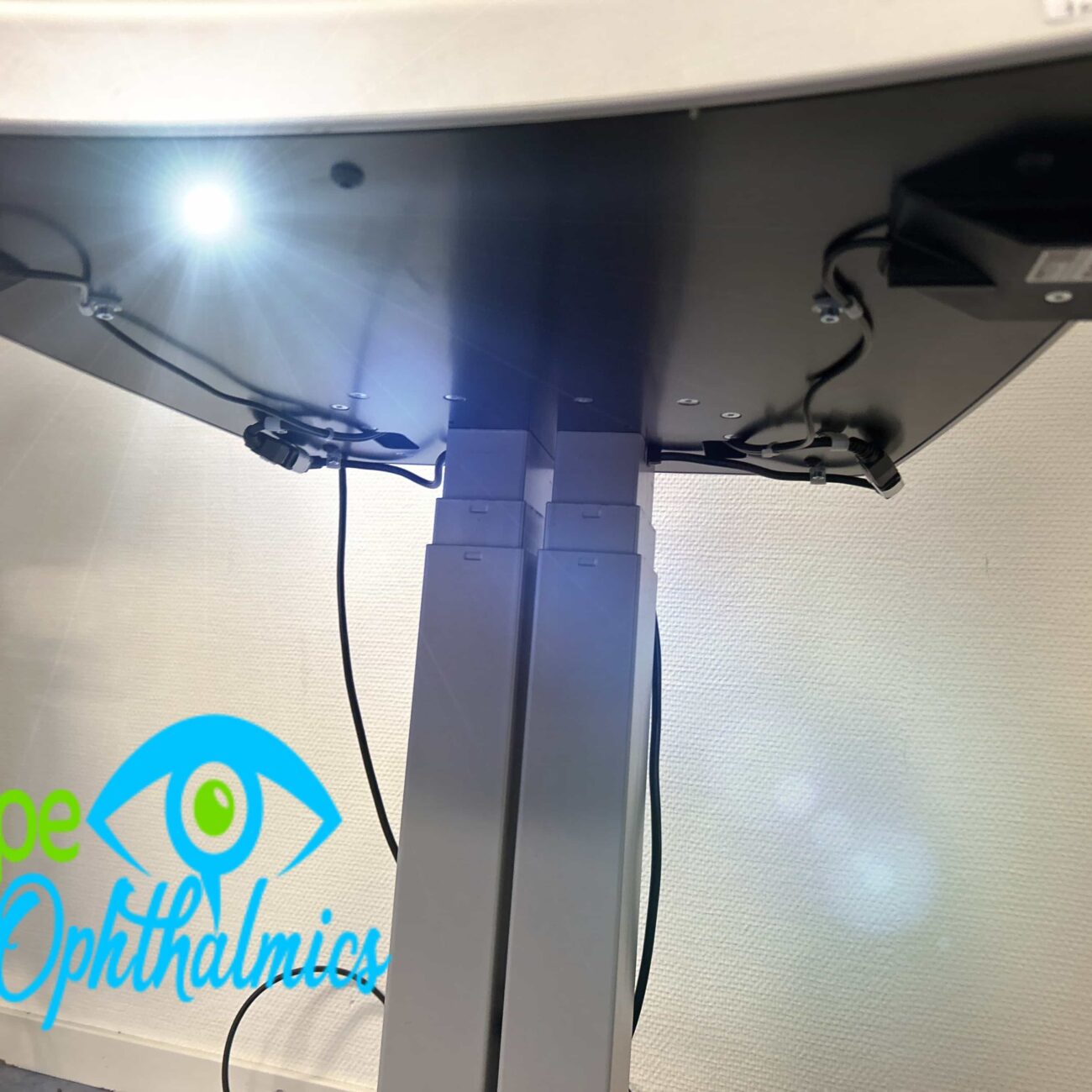 Chronos Automated Binocular Refraction System from Topcon